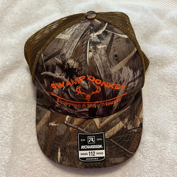 Realtree | Accessories | Realtree Officially Licensed Trucker Hat Nwt ...